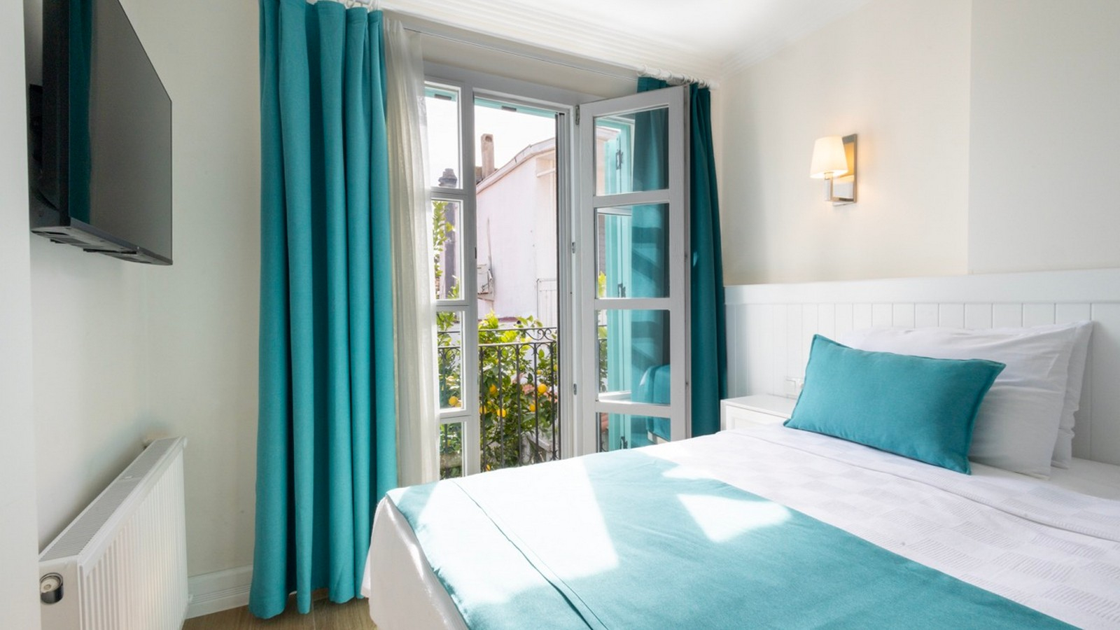 Deluxe Balkonlu Oda – Kairos Sığacık